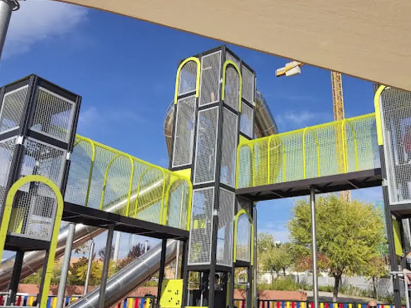 Explora el Parque Infantil de Tempranales