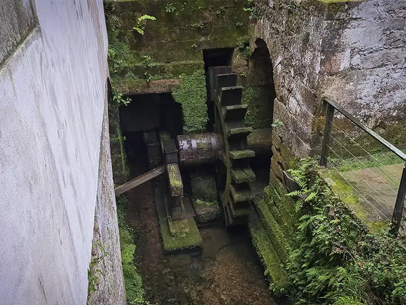 Ferrería de Cades - Sumando Momentos